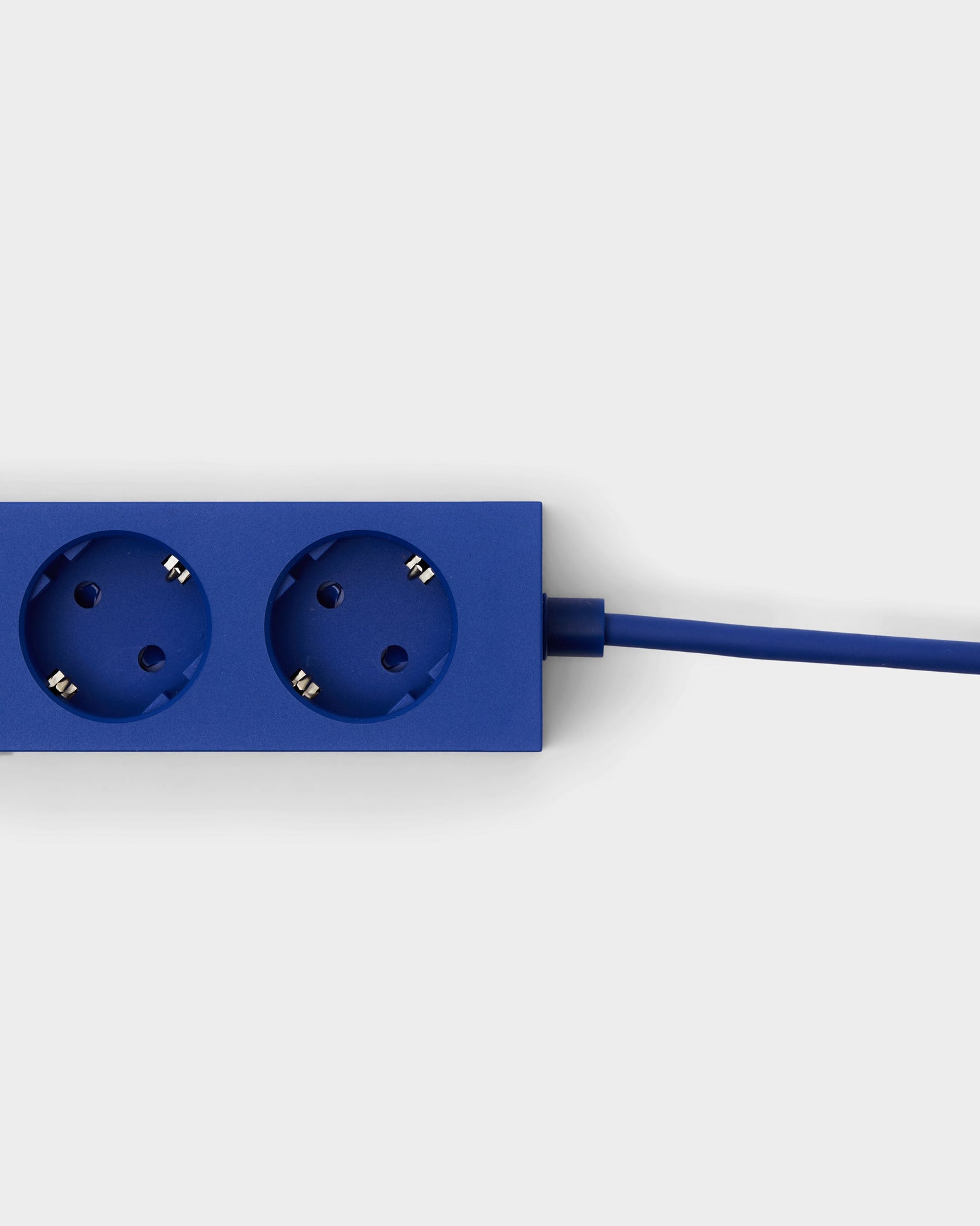 Power Bar 5 meters - Ultra Marine - Pedestal – industrialkonzept