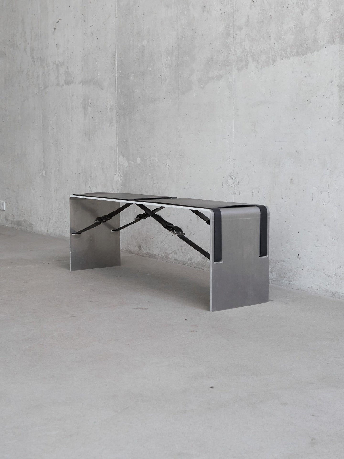 Dead Ringers Bench - Söderberg – industrialkonzept